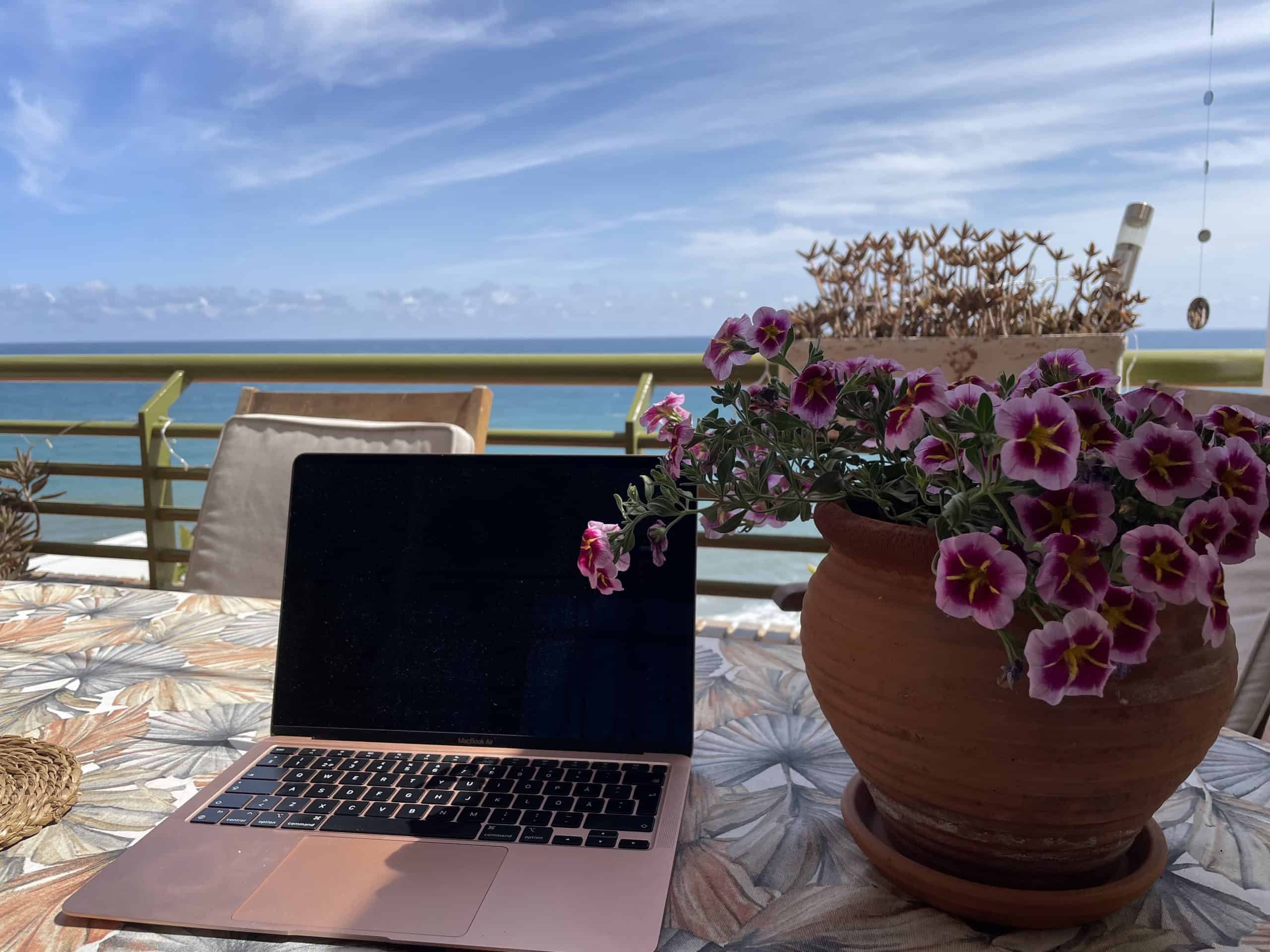 Remote Work in 2025: Benefits, Challenges, and Strategies